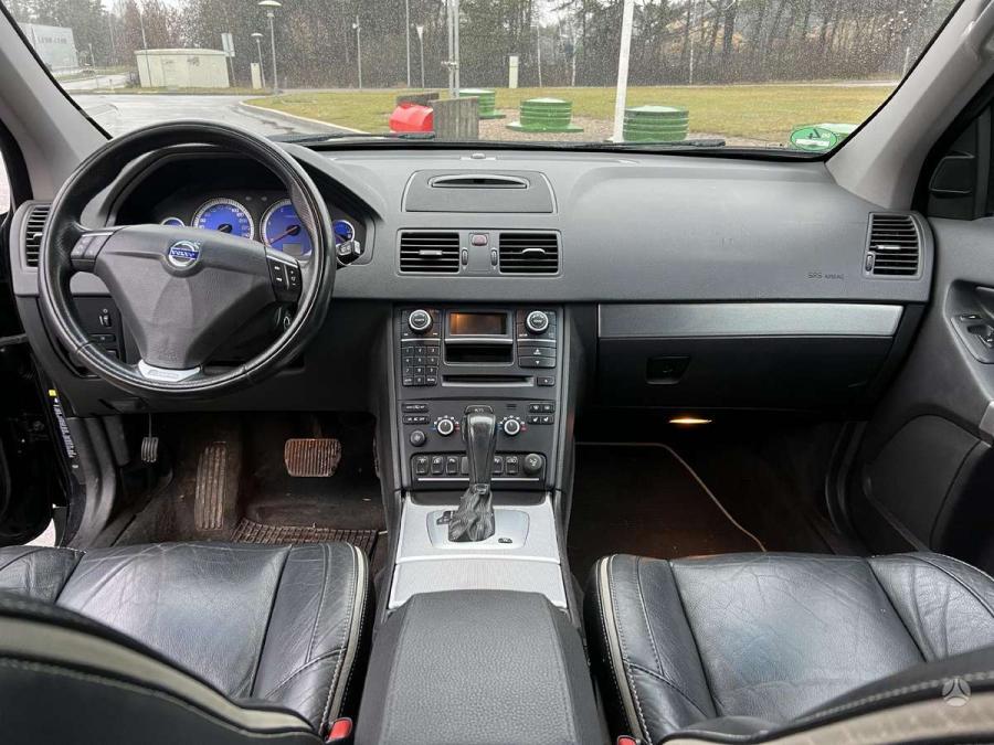 Melns Volvo XC90 2008 Viļņa, ar dzinēja tilpumu 2.40 L un nobraukumu 270 tūkst. km par 6700 €, foto 11 vietnē AUTOMOTO.COM.LV