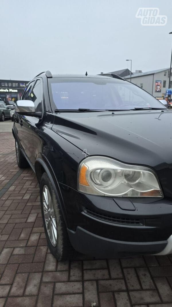 Melns Volvo XC90 2008 Viļņa, ar dzinēja tilpumu 2.40 L un nobraukumu 315 tūkst. km par 5950 €, foto 4 vietnē AUTOMOTO.COM.LV