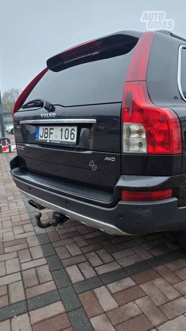 Melns Volvo XC90 2008 Viļņa, ar dzinēja tilpumu 2.40 L un nobraukumu 315 tūkst. km par 5950 €, foto 10 vietnē AUTOMOTO.COM.LV