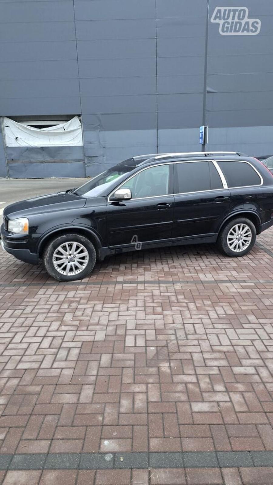 Black Volvo XC90 2008 in Vilnius, with an engine capacity of 2.40 L and mileage of 315 thousand km for 5950 €, photo 12 on AUTOMOTO.COM.LV