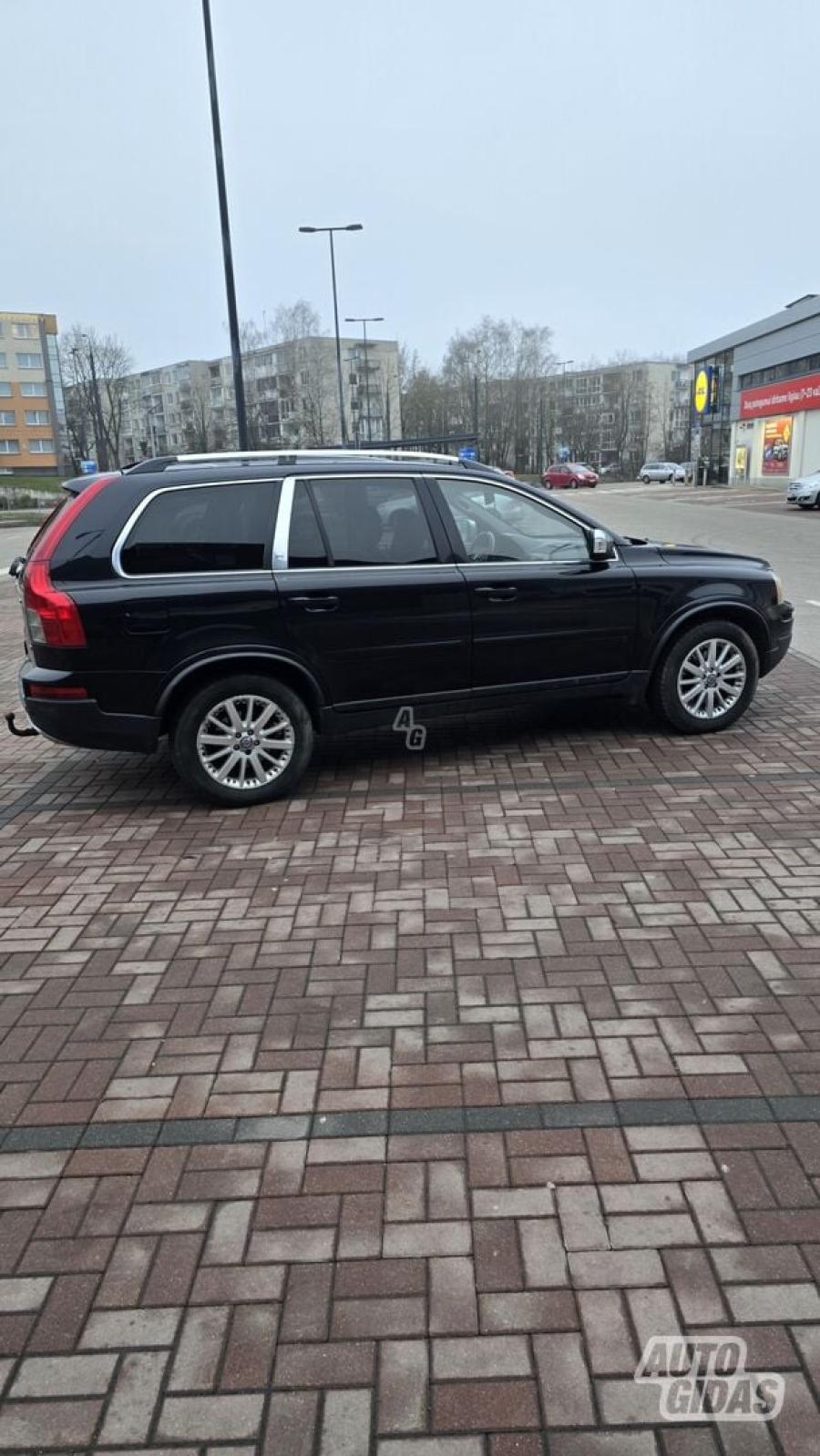 Melns Volvo XC90 2008 Viļņa, ar dzinēja tilpumu 2.40 L un nobraukumu 315 tūkst. km par 5949 €, foto 5 vietnē AUTOMOTO.COM.LV