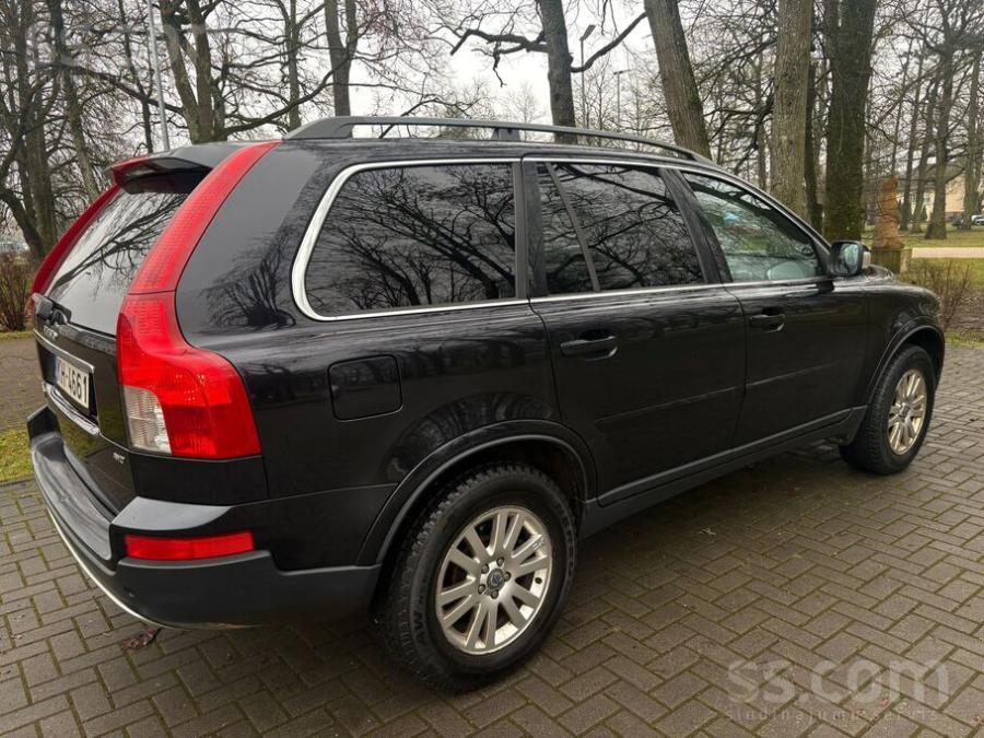 Melns Volvo XC90 2008 Jelgava, ar dzinēja tilpumu 2.40 L un nobraukumu 382 tūkst. km par 3900 €, foto 5 vietnē AUTOMOTO.COM.LV