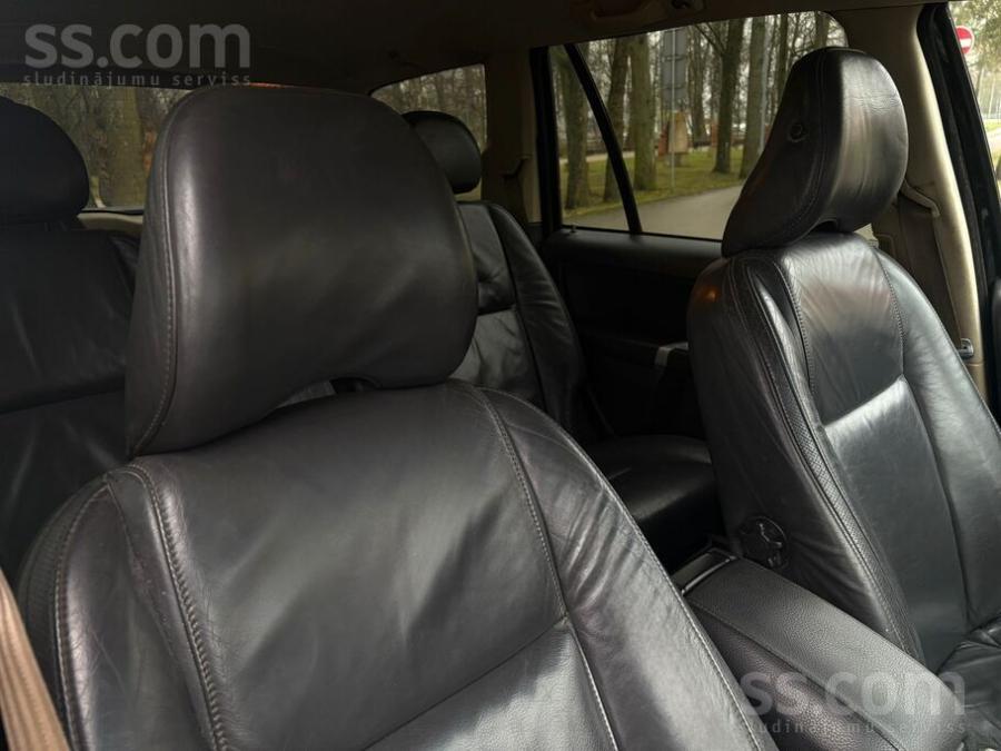 Melns Volvo XC90 2008 Jelgava, ar dzinēja tilpumu 2.40 L un nobraukumu 382 tūkst. km par 3900 €, foto 7 vietnē AUTOMOTO.COM.LV