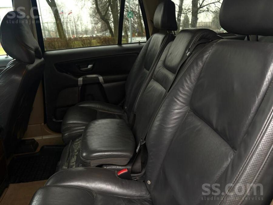 Melns Volvo XC90 2008 Jelgava, ar dzinēja tilpumu 2.40 L un nobraukumu 382 tūkst. km par 3900 €, foto 12 vietnē AUTOMOTO.COM.LV