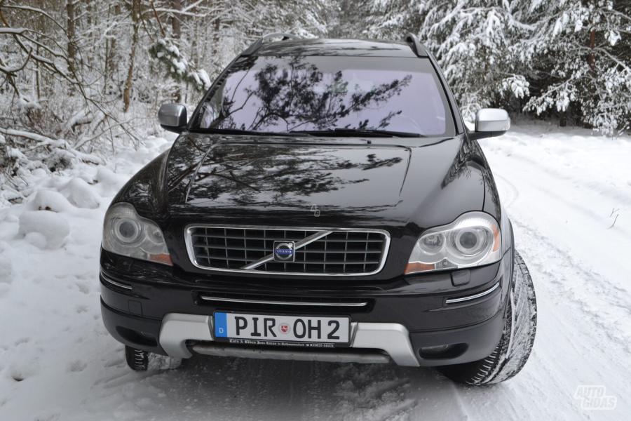 Melns Volvo XC90 2008 Viļņa, ar dzinēja tilpumu 2.40 L un nobraukumu 299 tūkst. km par 6550 €, foto 2 vietnē AUTOMOTO.COM.LV