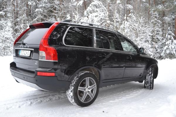 Black Volvo XC90 2008 in Vilnius, with an engine capacity of 2.40 L and mileage of 299 thousand km for 6550 €, photo 7 on AUTOMOTO.COM.LV