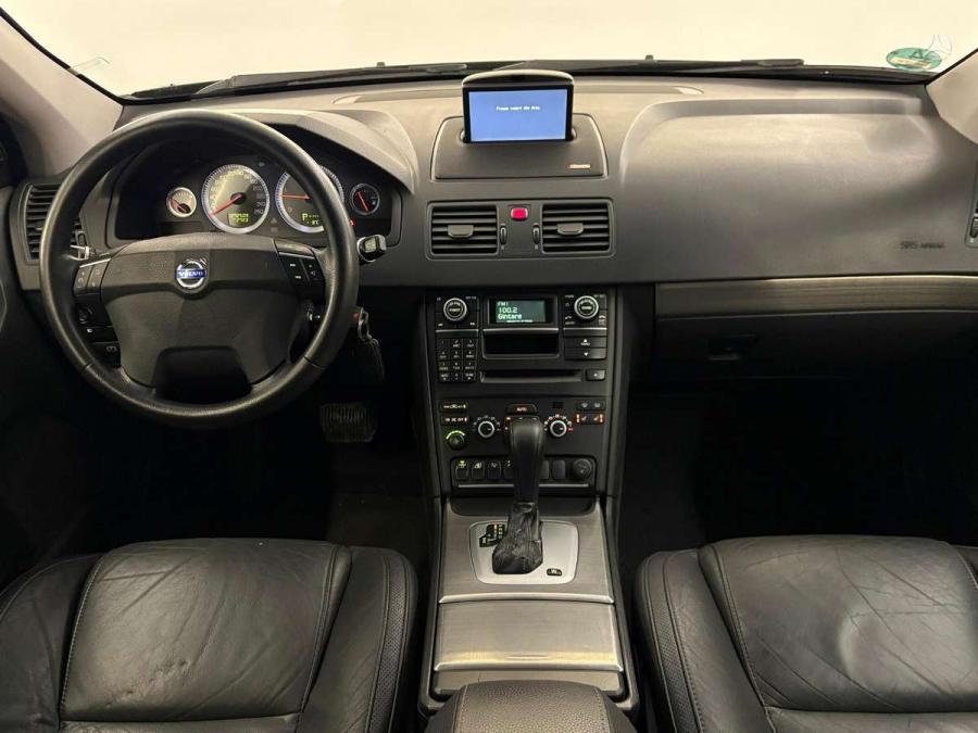 Melns Volvo XC90 2008 Marijampole, ar dzinēja tilpumu 2.40 L un nobraukumu 273 tūkst. km par 6850 €, foto 16 vietnē AUTOMOTO.COM.LV