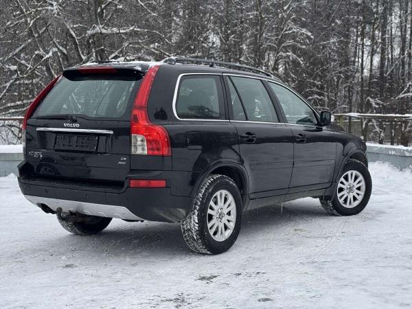 Melns Volvo XC90 2008 Viļņa, ar dzinēja tilpumu 2.40 L un nobraukumu 308 tūkst. km par 6900 €, foto 2 vietnē AUTOMOTO.COM.LV