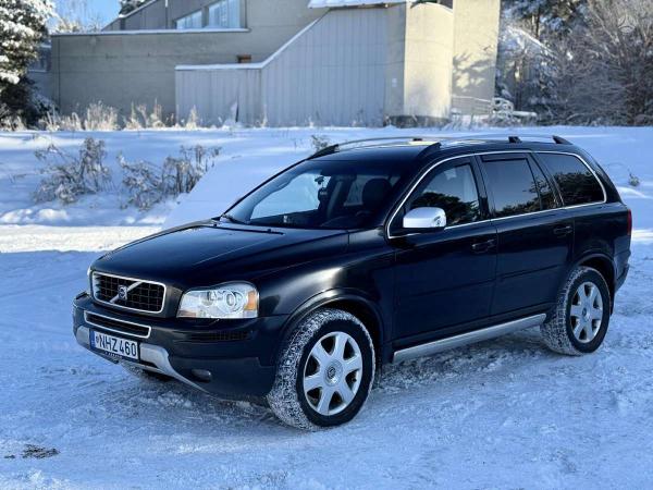 Melns Volvo XC90 2008 Viļņa, ar dzinēja tilpumu 2.40 L un nobraukumu 297 tūkst. km par 5900 €, foto 2 vietnē AUTOMOTO.COM.LV