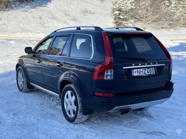 Melns Volvo XC90 2008 Viļņa, ar dzinēja tilpumu 2.40 L un nobraukumu 297 tūkst. km par 5900 €, foto 4 vietnē AUTOMOTO.COM.LV