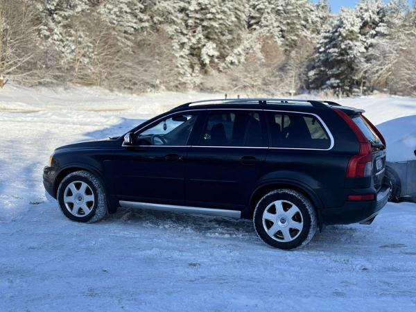 Melns Volvo XC90 2008 Viļņa, ar dzinēja tilpumu 2.40 L un nobraukumu 297 tūkst. km par 5900 €, foto 8 vietnē AUTOMOTO.COM.LV