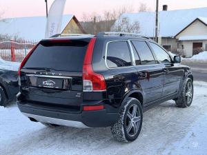 Black Volvo XC90 2008 in Vilnius, with an engine capacity of 2.40 L and mileage of 303 thousand km for 7200 €, photo 4 on AUTOMOTO.COM.LV