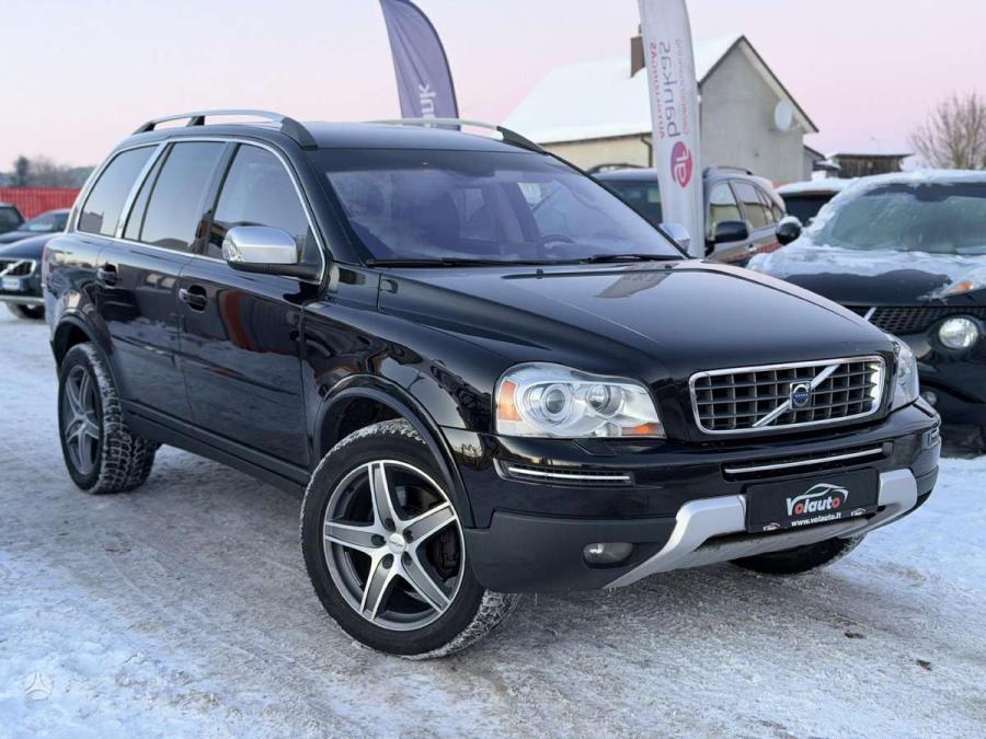 Black Volvo XC90 2008 in Vilnius, with an engine capacity of 2.40 L and mileage of 303 thousand km for 7200 €, photo 8 on AUTOMOTO.COM.LV
