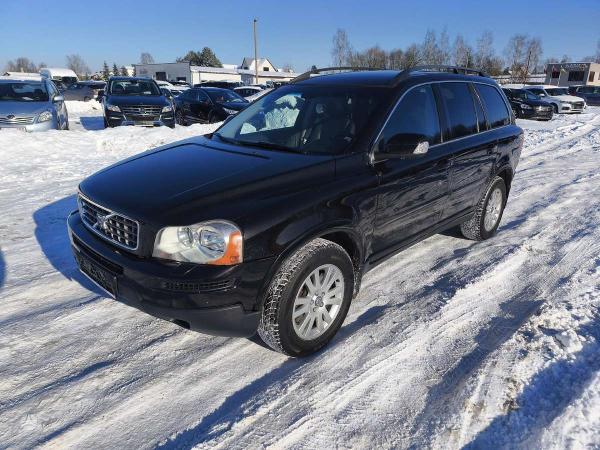 Black Volvo XC90 2008 in Utena, with an engine capacity of 2.40 L and mileage of 270 thousand km for 6200 €, photo 1 on AUTOMOTO.COM.LV