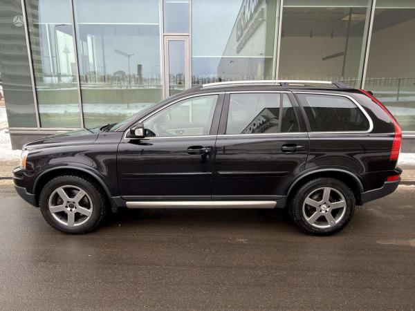 Black Volvo XC90 2008 in Vilnius, with an engine capacity of 2.40 L and mileage of 371 thousand km for 4500 €, photo 2 on AUTOMOTO.COM.LV