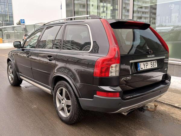 Black Volvo XC90 2008 in Vilnius, with an engine capacity of 2.40 L and mileage of 371 thousand km for 4500 €, photo 3 on AUTOMOTO.COM.LV