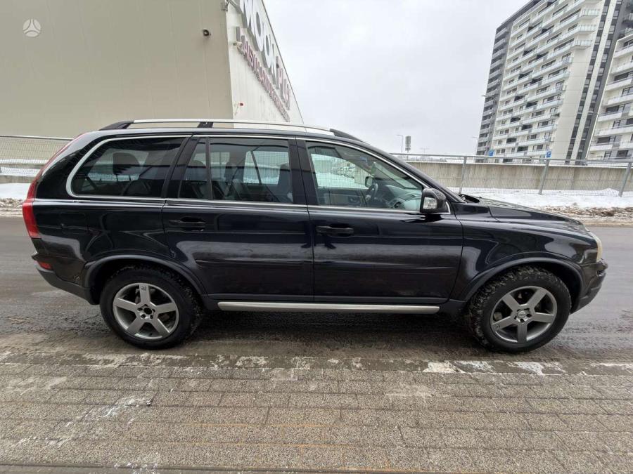 Black Volvo XC90 2008 in Vilnius, with an engine capacity of 2.40 L and mileage of 371 thousand km for 4500 €, photo 6 on AUTOMOTO.COM.LV