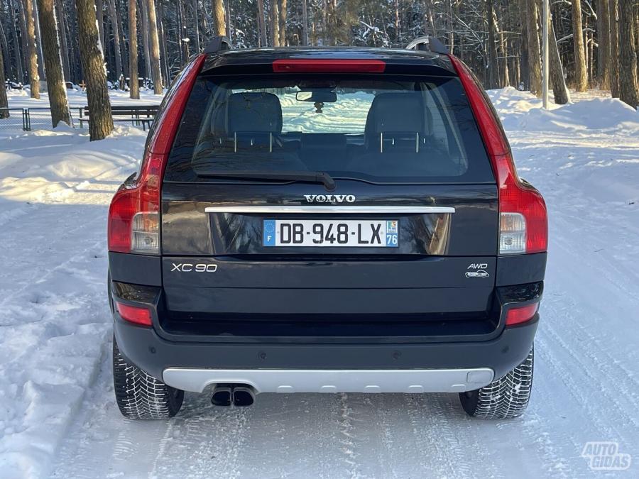 Black Volvo XC90 2008 in Vilnius, with an engine capacity of 2.40 L and mileage of 296 thousand km for 6750 €, photo 6 on AUTOMOTO.COM.LV