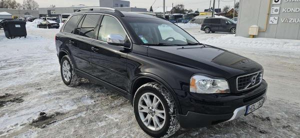Black Volvo XC90 2008 in Kaunas, with an engine capacity of 2.40 L and mileage of 326 thousand km for 7450 €, photo 1 on AUTOMOTO.COM.LV