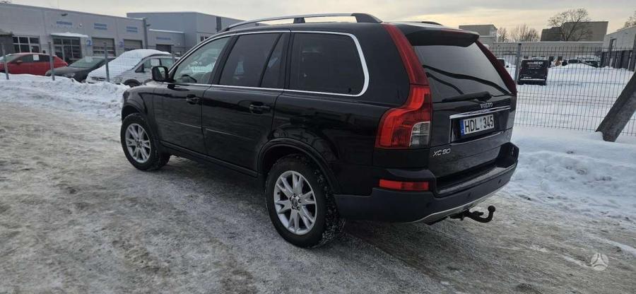 Melns Volvo XC90 2008 Kauņa, ar dzinēja tilpumu 2.40 L un nobraukumu 326 tūkst. km par 7450 €, foto 2 vietnē AUTOMOTO.COM.LV