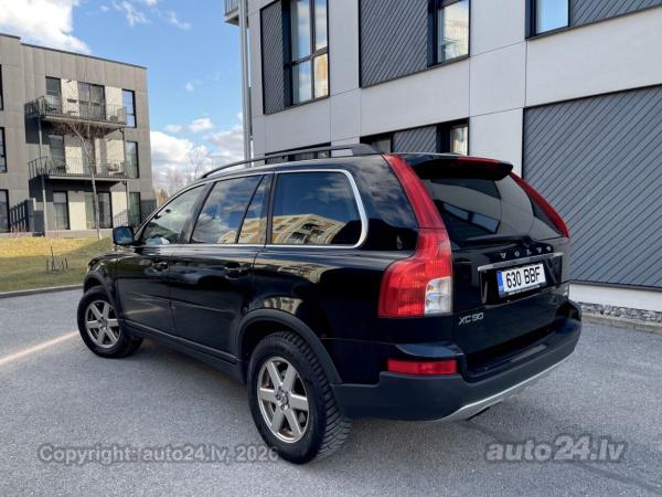 Melns Volvo XC90 2008 Tartu, ar dzinēja tilpumu 2.40 L un nobraukumu 390 tūkst. km par 4499 €, foto 4 vietnē AUTOMOTO.COM.LV