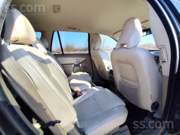 Black Volvo XC90 2008 in Riga, with an engine capacity of 2.40 L and mileage of 450 thousand km for 3600 €, photo 7 on AUTOMOTO.COM.LV