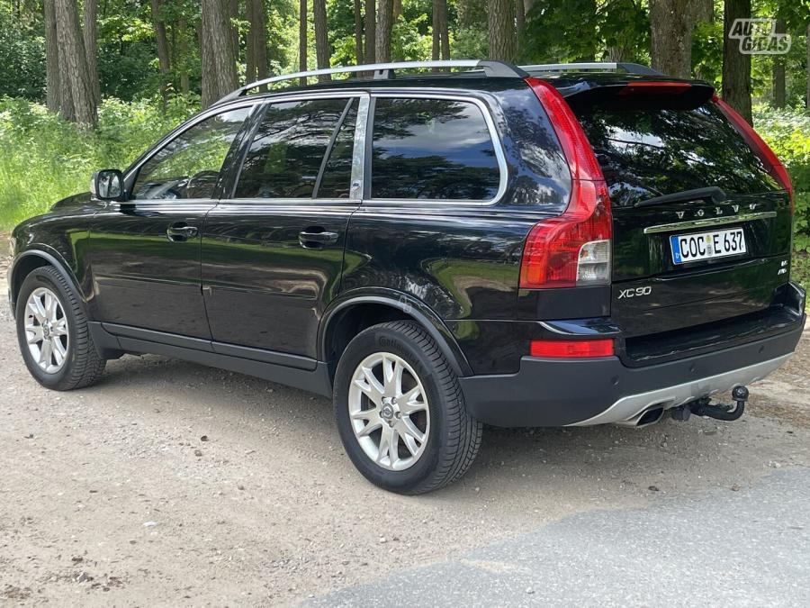 Black Volvo XC90 2008 in Vilnius, with an engine capacity of 2.40 L and mileage of 272 thousand km for 6799 €, photo 4 on AUTOMOTO.COM.LV