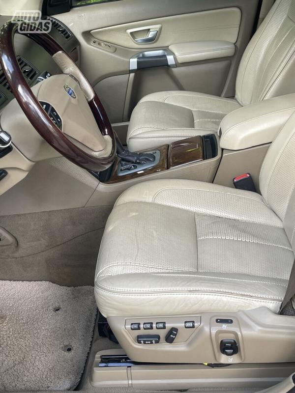 Black Volvo XC90 2008 in Vilnius, with an engine capacity of 2.40 L and mileage of 272 thousand km for 6799 €, photo 9 on AUTOMOTO.COM.LV
