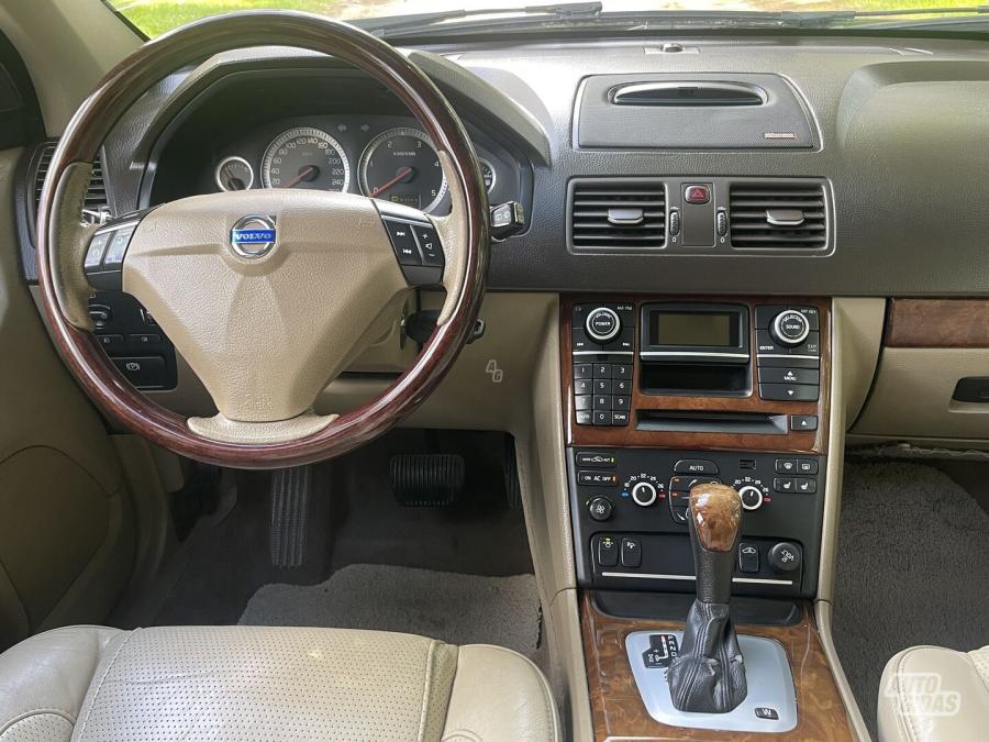Black Volvo XC90 2008 in Vilnius, with an engine capacity of 2.40 L and mileage of 272 thousand km for 6799 €, photo 12 on AUTOMOTO.COM.LV