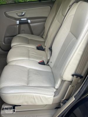 Black Volvo XC90 2008 in Vilnius, with an engine capacity of 2.40 L and mileage of 272 thousand km for 6799 €, photo 16 on AUTOMOTO.COM.LV
