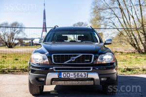Black Volvo XC90 2008 in Riga, with an engine capacity of 2.40 L and mileage of 331 thousand km for 6790 €, photo 4 on AUTOMOTO.COM.LV