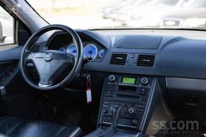 Black Volvo XC90 2008 in Riga, with an engine capacity of 2.40 L and mileage of 331 thousand km for 6790 €, photo 22 on AUTOMOTO.COM.LV