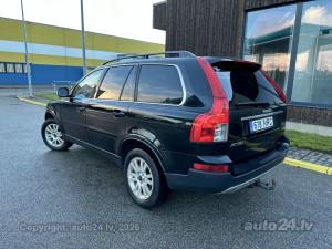 Melns Volvo XC90 2008 Tartu, ar dzinēja tilpumu 2.40 L un nobraukumu 335 tūkst. km par 5499 €, foto 3 vietnē AUTOMOTO.COM.LV