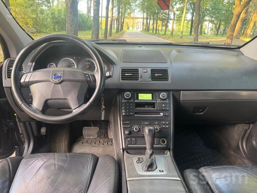 Melns Volvo XC90 2008 Rīga, ar dzinēja tilpumu 2.40 L un nobraukumu 280 tūkst. km par 4800 €, foto 8 vietnē AUTOMOTO.COM.LV