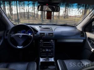 Black Volvo XC90 2008 in Riga, with an engine capacity of 2.40 L and mileage of 220 thousand km for 7990 €, photo 8 on AUTOMOTO.COM.LV
