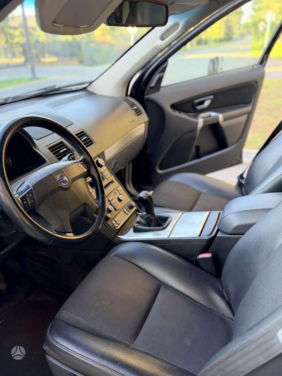 Melns Volvo XC90 2008 Kauņa, ar dzinēja tilpumu 2.40 L un nobraukumu 250 tūkst. km par 3999 €, foto 14 vietnē AUTOMOTO.COM.LV