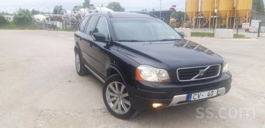 Black Volvo XC90 2008 in Riga, with an engine capacity of 2.40 L and mileage of 277 thousand km for 5550 €, photo 3 on AUTOMOTO.COM.LV
