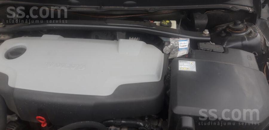 Black Volvo XC90 2008 in Riga, with an engine capacity of 2.40 L and mileage of 277 thousand km for 5550 €, photo 7 on AUTOMOTO.COM.LV
