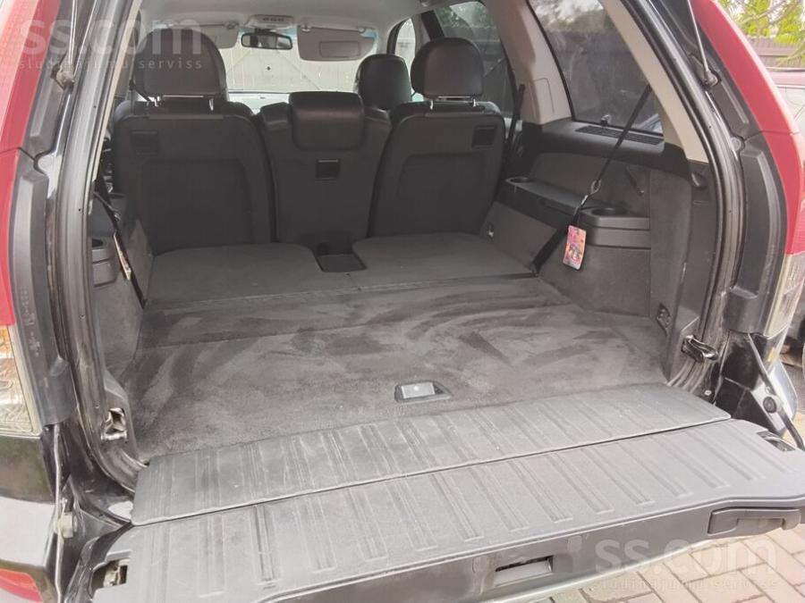 Black Volvo XC90 2008 in Riga, with an engine capacity of 2.40 L and mileage of 277 thousand km for 5550 €, photo 17 on AUTOMOTO.COM.LV