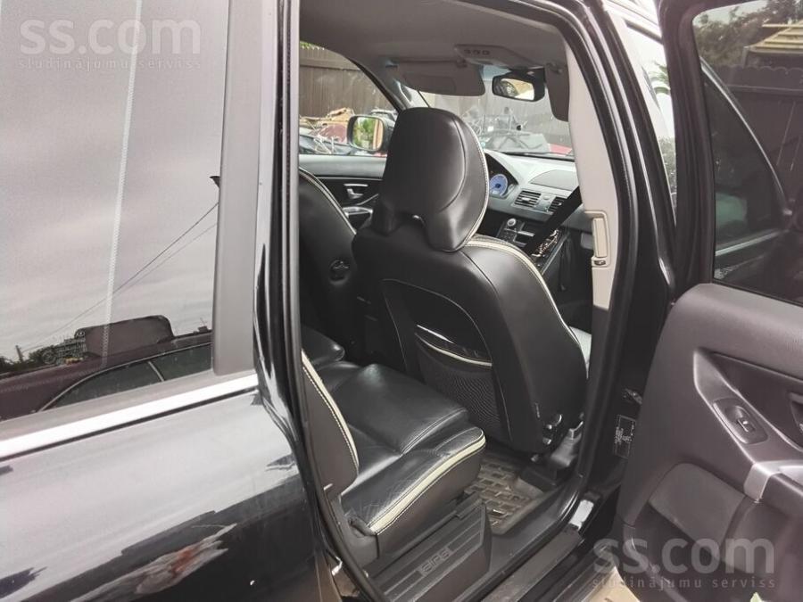 Black Volvo XC90 2008 in Riga, with an engine capacity of 2.40 L and mileage of 277 thousand km for 5550 €, photo 18 on AUTOMOTO.COM.LV
