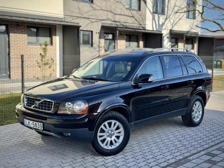 Melns Volvo XC90 2008 Jelgava, ar dzinēja tilpumu 2.40 L un nobraukumu 304 tūkst. km par 5950 €, foto 1 vietnē AUTOMOTO.COM.LV