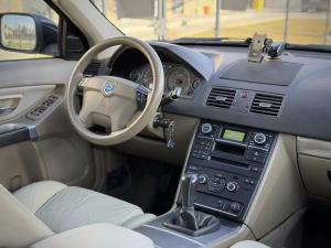 Melns Volvo XC90 2008 Jelgava, ar dzinēja tilpumu 2.40 L un nobraukumu 304 tūkst. km par 5950 €, foto 14 vietnē AUTOMOTO.COM.LV