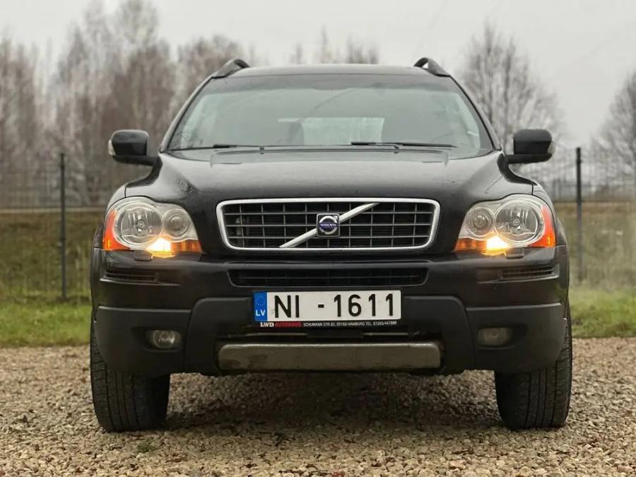 Melns Volvo XC90 2008 Jelgava, ar dzinēja tilpumu 2.40 L un nobraukumu 318 tūkst. km par 6150 €, foto 1 vietnē AUTOMOTO.COM.LV