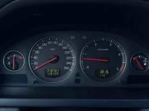 Melns Volvo XC90 2008 Jelgava, ar dzinēja tilpumu 2.40 L un nobraukumu 318 tūkst. km par 6150 €, foto 7 vietnē AUTOMOTO.COM.LV