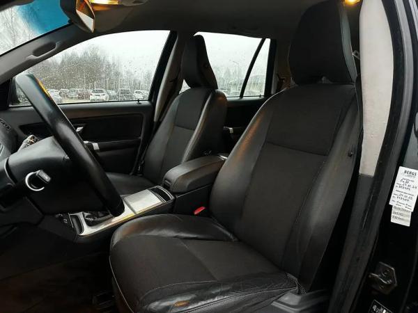 Black Volvo XC90 2008 in Jelgava, with an engine capacity of 2.40 L and mileage of 318 thousand km for 6150 €, photo 8 on AUTOMOTO.COM.LV