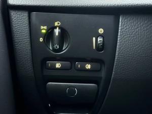 Melns Volvo XC90 2008 Jelgava, ar dzinēja tilpumu 2.40 L un nobraukumu 318 tūkst. km par 6150 €, foto 22 vietnē AUTOMOTO.COM.LV