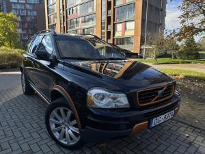 Black Volvo XC90 2008 in Riga, with an engine capacity of 2.40 L and mileage of 390 thousand km for 5490 €, photo 3 on AUTOMOTO.COM.LV