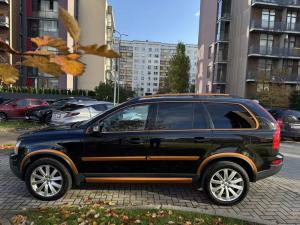Black Volvo XC90 2008 in Riga, with an engine capacity of 2.40 L and mileage of 390 thousand km for 5490 €, photo 5 on AUTOMOTO.COM.LV