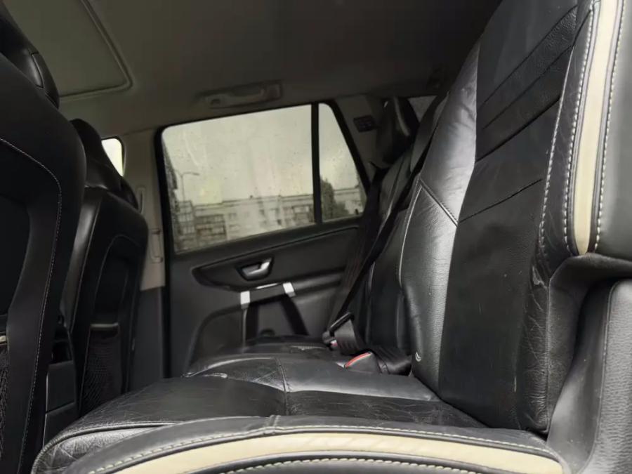 Black Volvo XC90 2008 in Riga, with an engine capacity of 2.40 L and mileage of 390 thousand km for 5490 €, photo 10 on AUTOMOTO.COM.LV
