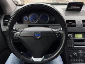 Black Volvo XC90 2008 in Riga, with an engine capacity of 2.40 L and mileage of 390 thousand km for 5490 €, photo 12 on AUTOMOTO.COM.LV